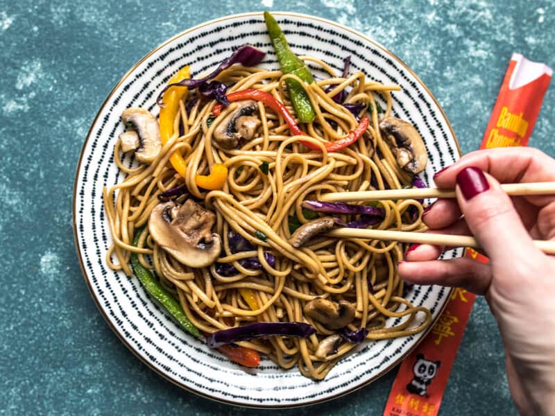 Easy Lo Mein Recipe - Budget Bytes