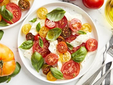 Easy and Flavorful Caprese Salad - Budget Bytes