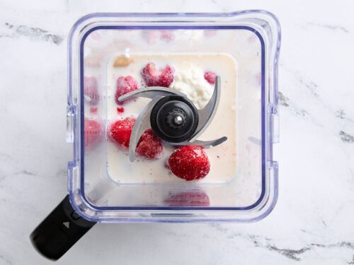 Strawberry Cheesecake Smoothie - Budget Bytes