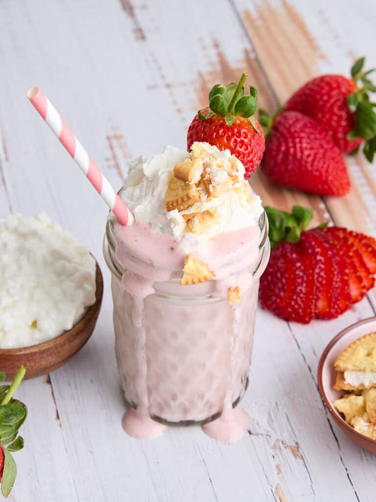 Strawberry Cheesecake Smoothie - Budget Bytes